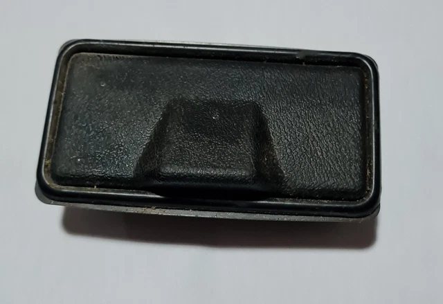 LAND ROVER DEFENDER 90/110/130 Dashboard Ash Tray & Mounting Frame £12. ...