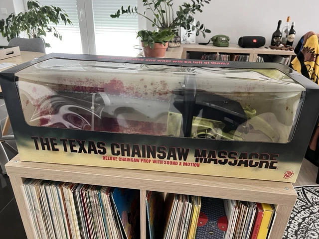 TEXAS CHAINSAW MASSACRE Deluxe Chainsaw Prop Trick or Treat Studios NEU ...