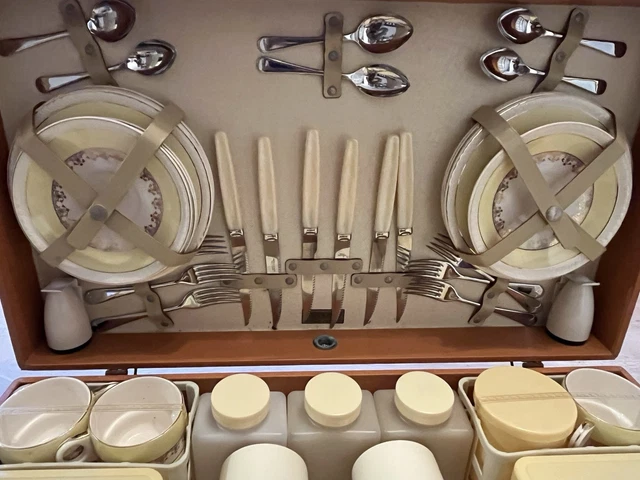 VINTAGE BREXTON 6 Person Picnic Set 1950s .CompleteWith Accessories ...