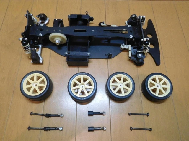 RADIO-CONTROLLED CAR YOKOMO chassis belt drie with additional parts £ ...