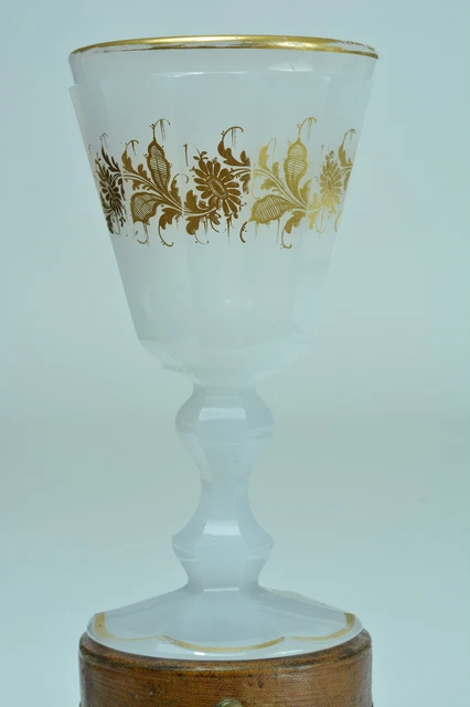 ANCIEN VERRE À pied 19ème verre Opaline facettée décor peint or ...