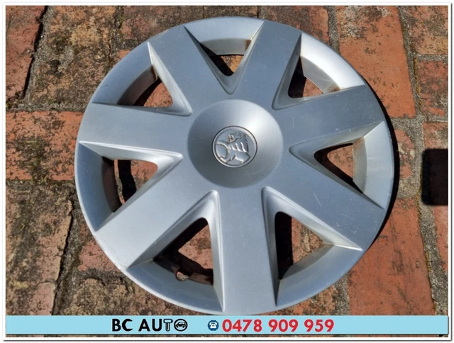 HOLDEN VZ COMMODORE Executive Hub Cap Single Hubcap Wheel Cover 2004 ...