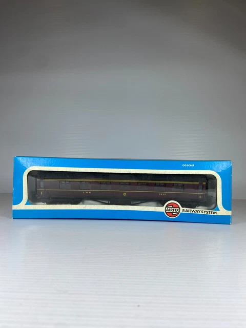 AIRFIX GMR 54202-1 OO Gauge 60ft LMS Composite Corridor Maroon Coach ...