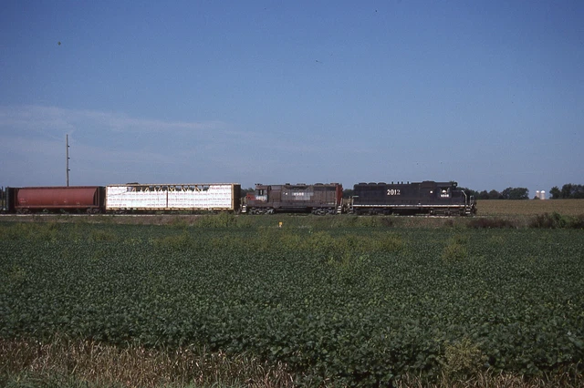 BN: ORIG SLIDE WSOR Wisconsin & Southern SD20 #2012+6620 w/Train Milton ...
