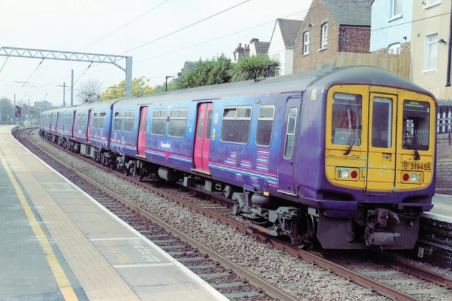 CLASS 319 NO 319455 in first capital connect with thameslink £1.00 ...