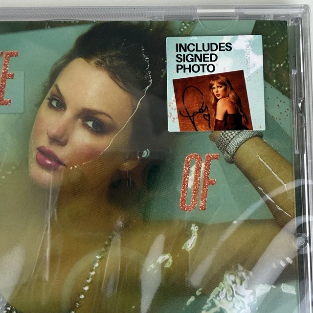 TAYLOR SWIFT - The Life of a Showgirl CD + Hand Signed Photo 3 IN HAND ...