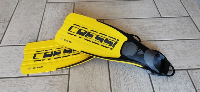PINNE SUB A Cinghiolo Subacquea CRESSI ARA Blade EUR 60,00 - PicClick IT