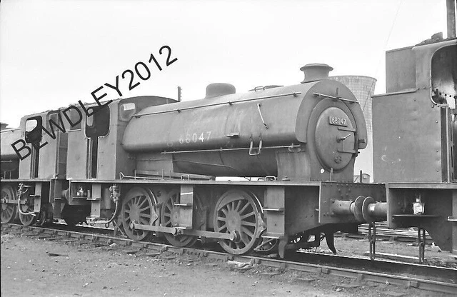 2 X NEGATIVES 35mm LNER SADDLE TANKS 68047 & 68060 NO LOCATION OR DATE ...