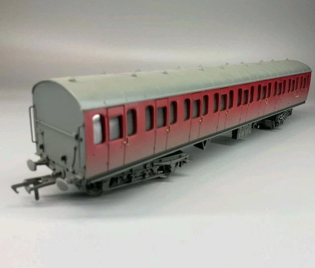 BOXED BACHMANN 34-609 Mk1 Suburban 2nd Coach BR Crimson Weathered OO ...