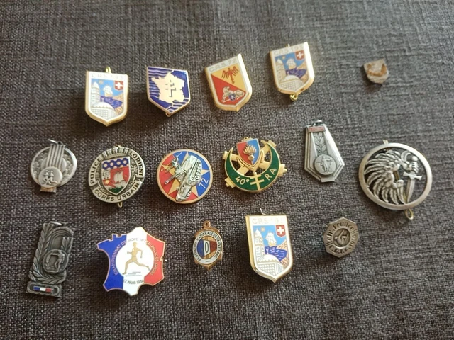 BEAU LOT 16 Insignes Police Crs rare dragon militaires EUR 199,00 ...