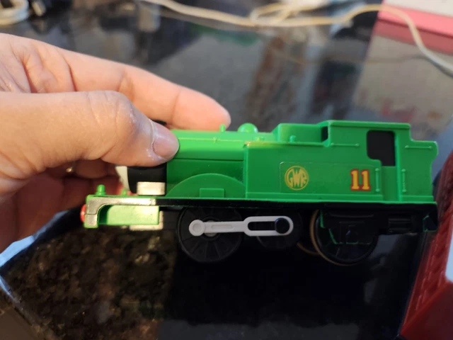 OLIVER - THOMAS Tank Engine Trackmaster Train with 1 Carriage £59.99 ...