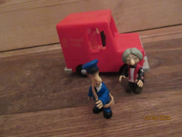 POSTMAN PAT 2008 Character Options Pushalong Van Mrs Goggins Playfigure ...