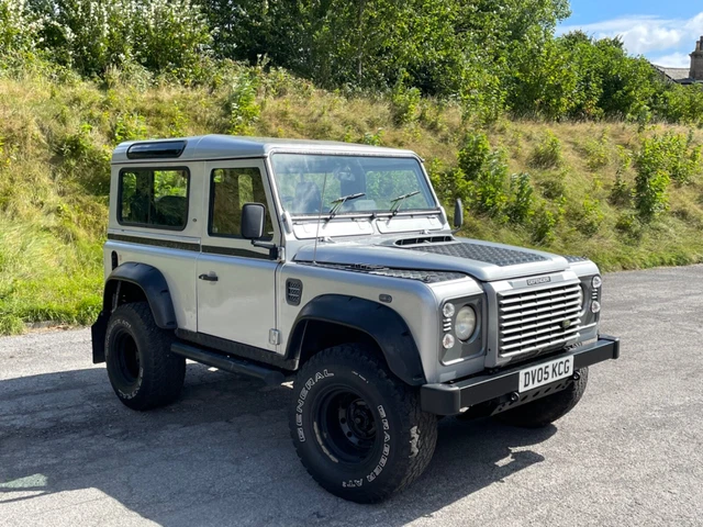 2005/05 LAND ROVER Defender 90 Td5 Xs County Station Wagon £15,950.00 ...