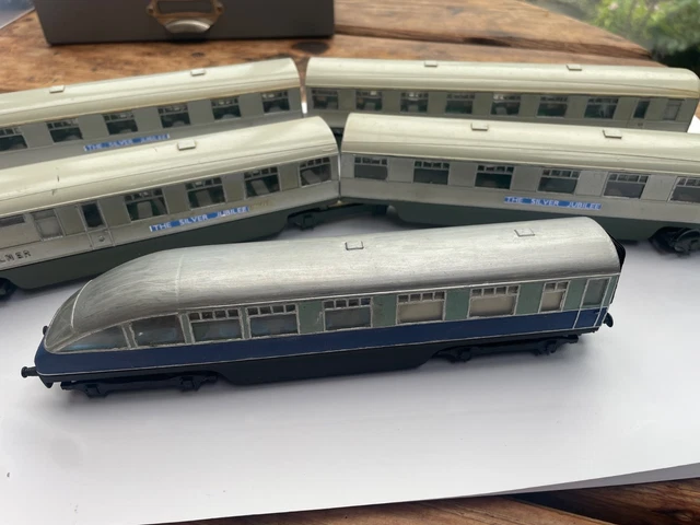 SILVER JUBILEE IAN Kirk Models LNER Articulated Kit built £260.70 ...