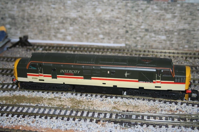 LIMA CLASS 37 Loco 37251 THE NORTHERN LIGHTS Intercity Swallow repaint ...