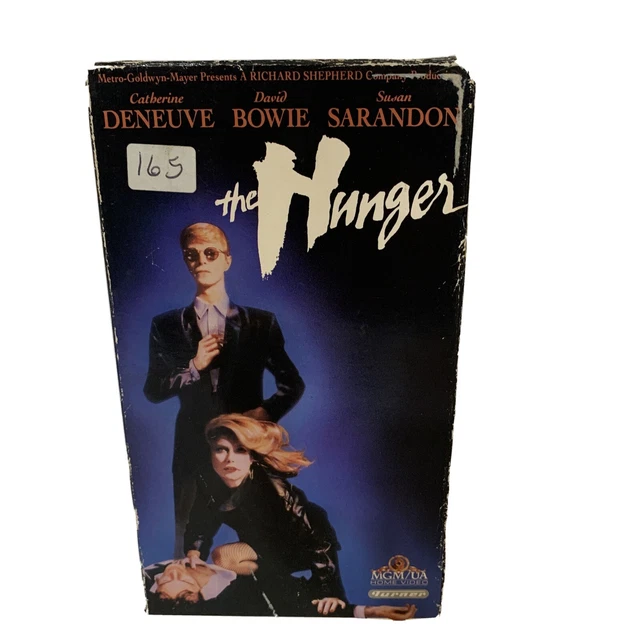 THE HUNGER VHS Tape David Bowie Susan Sarandon Catherine Deneuve HORROR ...
