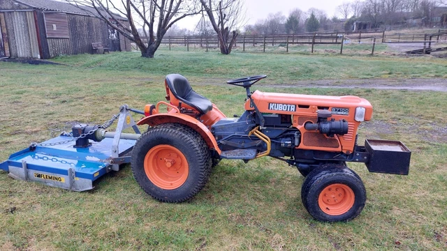 KUBOTA B7100 4WD HST Compact Tractor with 3ft Fleming Topper - CAN ...