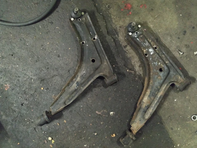 ORIGINAL VW GOLF 1 Cabriolet 2h Bras Transversal avant Neuf de Joints ...