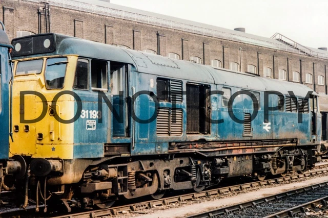 UK DIESEL TRAIN Railway Photograph Of Class 31 31193 Loco. (Rm31-201) £ ...