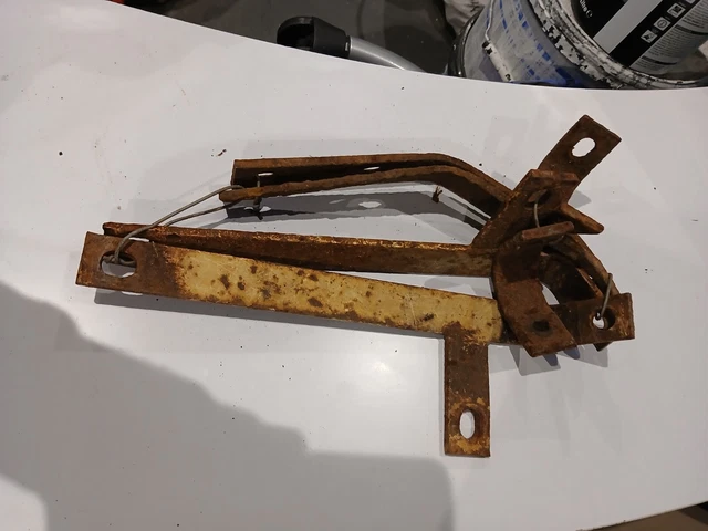 TRIUMPH SPITFIRE gt6 mk1 mk2 rear bumper brackets £31.92 - PicClick UK