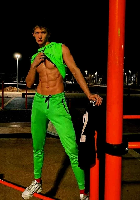 SHIRTLESS MALE MUSCULAR Jock Green Athletic Suit Beefcake Man PHOTO 4X6 ...
