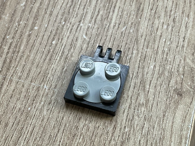 LEGO BLACK TURNTABLE 2 x 2 Plate with Hinge 3 Fingers Light Gray Top ...