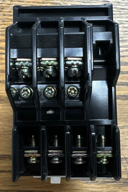 FUJI ELECTRIC SJ-0G/UL Magnetic Contactor 24Vdc W/Tr-0N/3 Relay 7-11A **New** $72.99 - PicClick CA