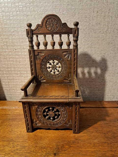 CHAISE BRETONNE DE Poupée En Bois Sculté Meuble Miniature EUR 1,00 - PicClick FR