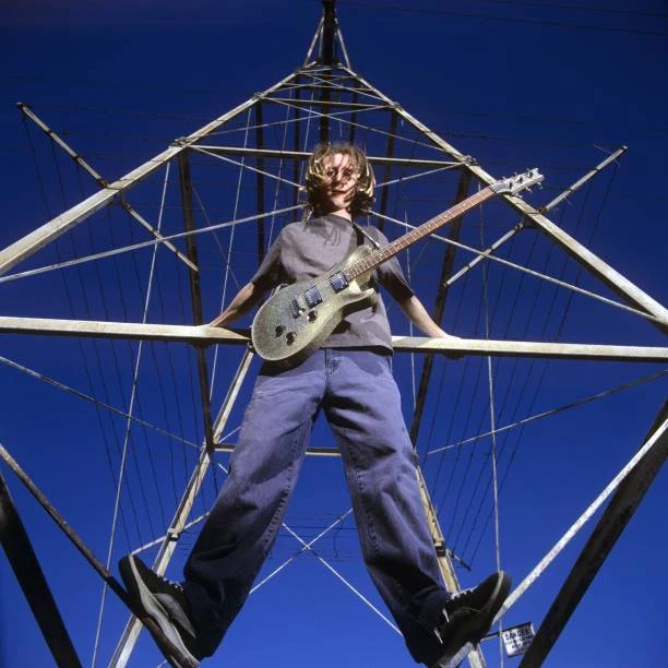 INCUBUS LEAD GUITARIST Mike Einziger poses for a July 1998 portrai ...