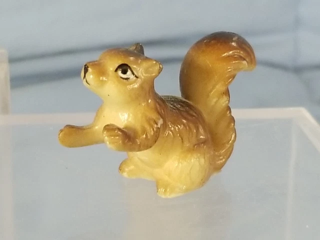VINTAGE SMALL HARD Plastic Brown Squirrel Figurine Figure Diaramas $5. ...