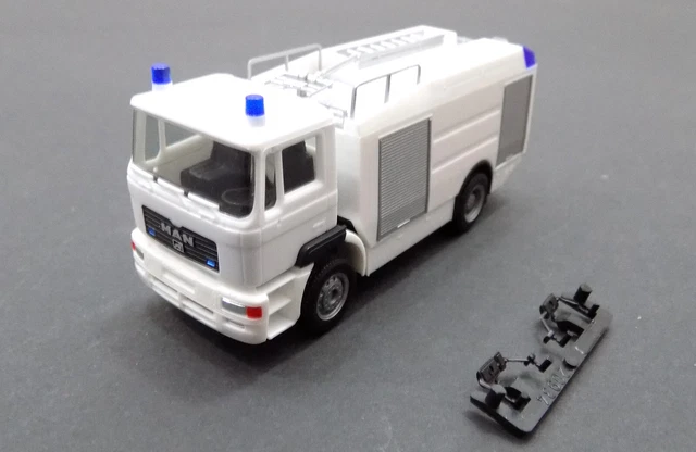 HERPA MAN F2000 Evo TLF 24/50 Feuerwehr 1/87 EUR 18,80 - PicClick DE
