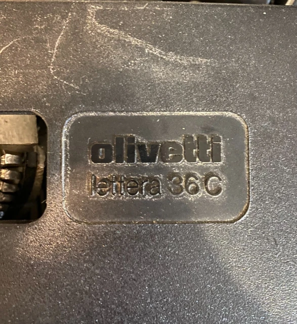 TYPEWRITER MACCHINA DA scrivere elettrica vintage olivetti lettera 36C ...
