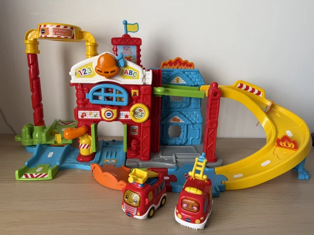 VTECH TOOT-TOOT DRIVERS Fire Station & Fire Engines with lights and ...