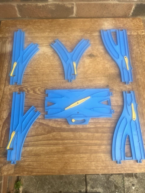 THOMAS TANK ENGINE & Friends Tomy - BUNDLE OF BLUE TRACK JUNCTIONS £6. ...