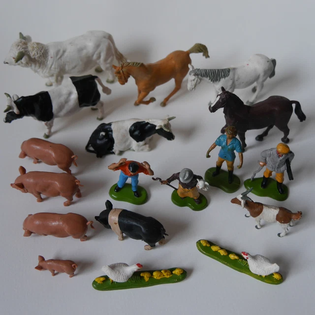 BRITAINS FARM ANIMALS lot of 18 cows sheep pigs figures chickens goat ...