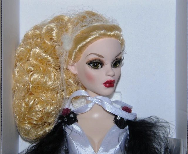 PARNILLA LOVES HATS Tonner Wilde Imagination 2015 Convention ltd 125 ...