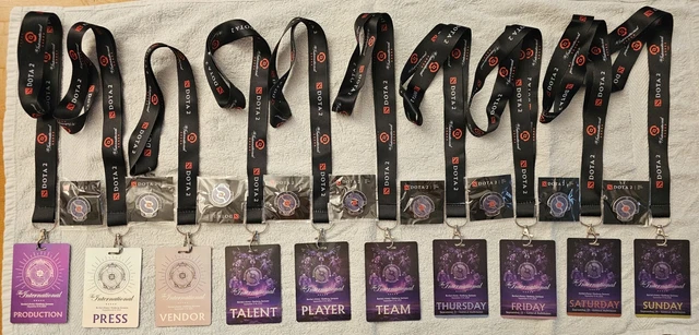 DOTA 2 TI 2025 Badges und 10 offizielle Dota 2 TI 2025 Teilnehmer-Pin's ...