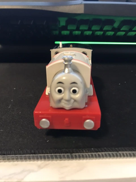 TOMY TRACKMASTER THOMAS The Tank Engine Battery Train Stanley & Trucks ...