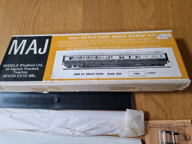 MAJ MODELS GWR 70’Corridor 3rd D84 Coach Kit 4mm Box Model Train 1934 ...