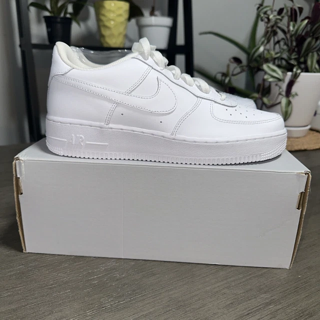 NIKE AIR FORCE 1 LE GS AF1 Triple White 7 Youth-Men’s/ 8.5 Womens ...