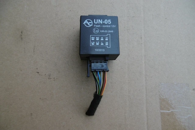 STEUERGERÄT RELAIS MODUL Anhänger AHK Flash-control AC UN-05 10R-032848 ...
