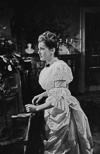 ACTRESS PHYLLIS CALVERT dressed character Eleanor Eden during s- 1941 ...