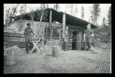 PHOTO, WW2, ALAKURTTI/RUS, soldiers in front of earth bunke in position ...
