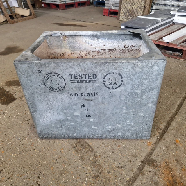 VINTAGE GALVANISED WATER tank Riveted, Upcycle Garden Planter ...