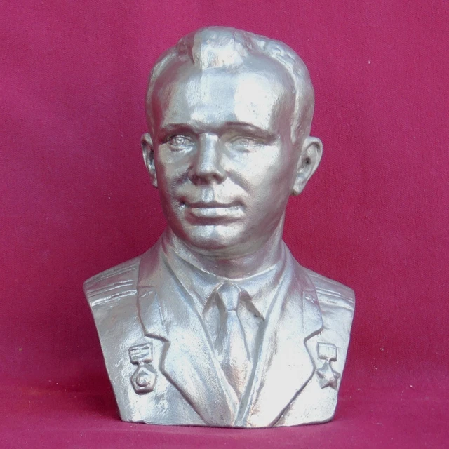 OLD BIG USSR Bust GAGARIN with Hero STAR Cast STATUE Soviet Vostok ...