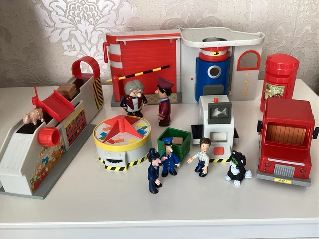 POSTMAN PAT BUNDLE Deluxe Sorting Office Conveyor Belt X-Ray, Pat Jess ...