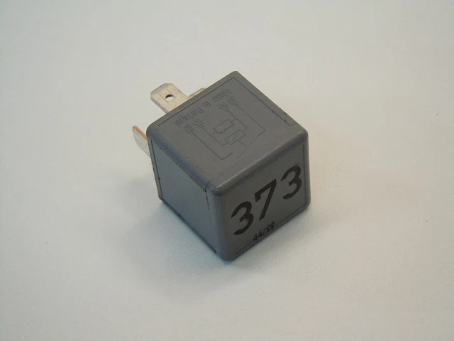 VW PASSAT 3B B5 relais pour ampoules phares xénon 373 8D0951253A EUR 15 ...