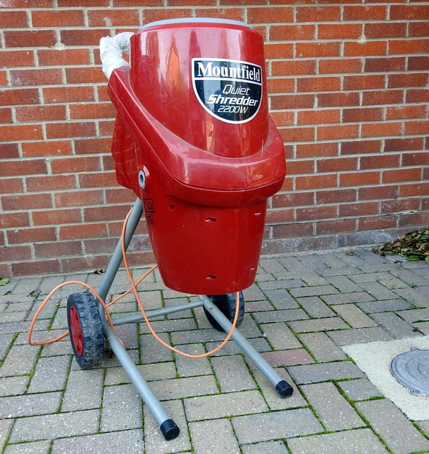 MOUNTFIELD QUIET SHREDDER 2200W Garden Shredder/Chipper. Super ...