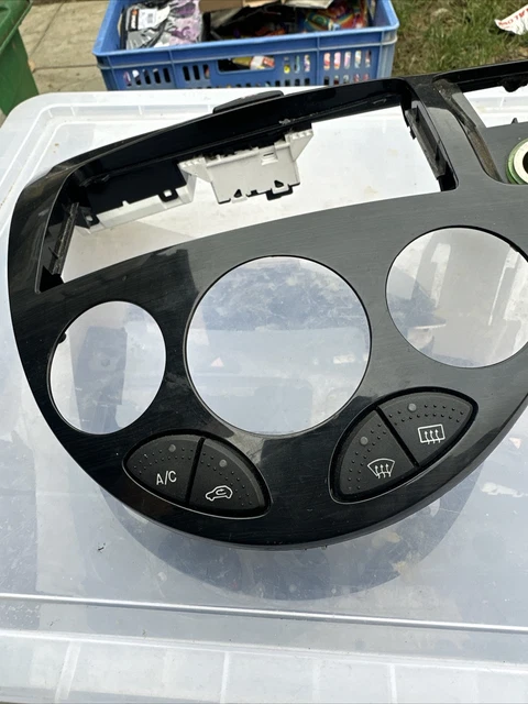 FORD FOCUS ZETEC GHIA MK1 CONSOLE CENTRALE ASSETTO SURROUND con comandi ...