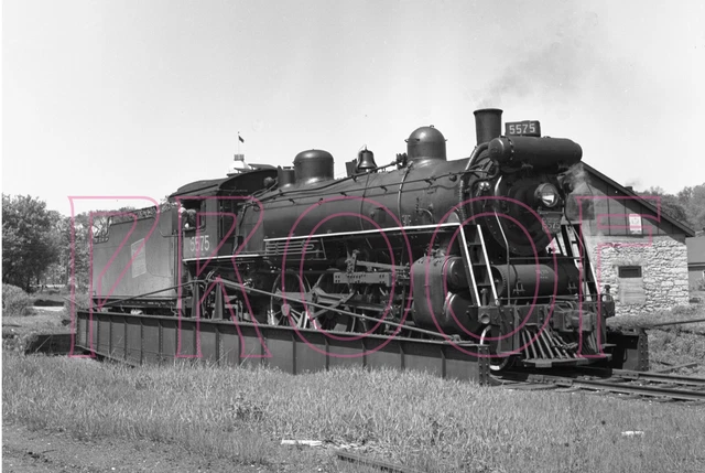 CANADIAN NATIONAL RAILWAY (CNR) Engine 5575 on Peterboro Turntable ...